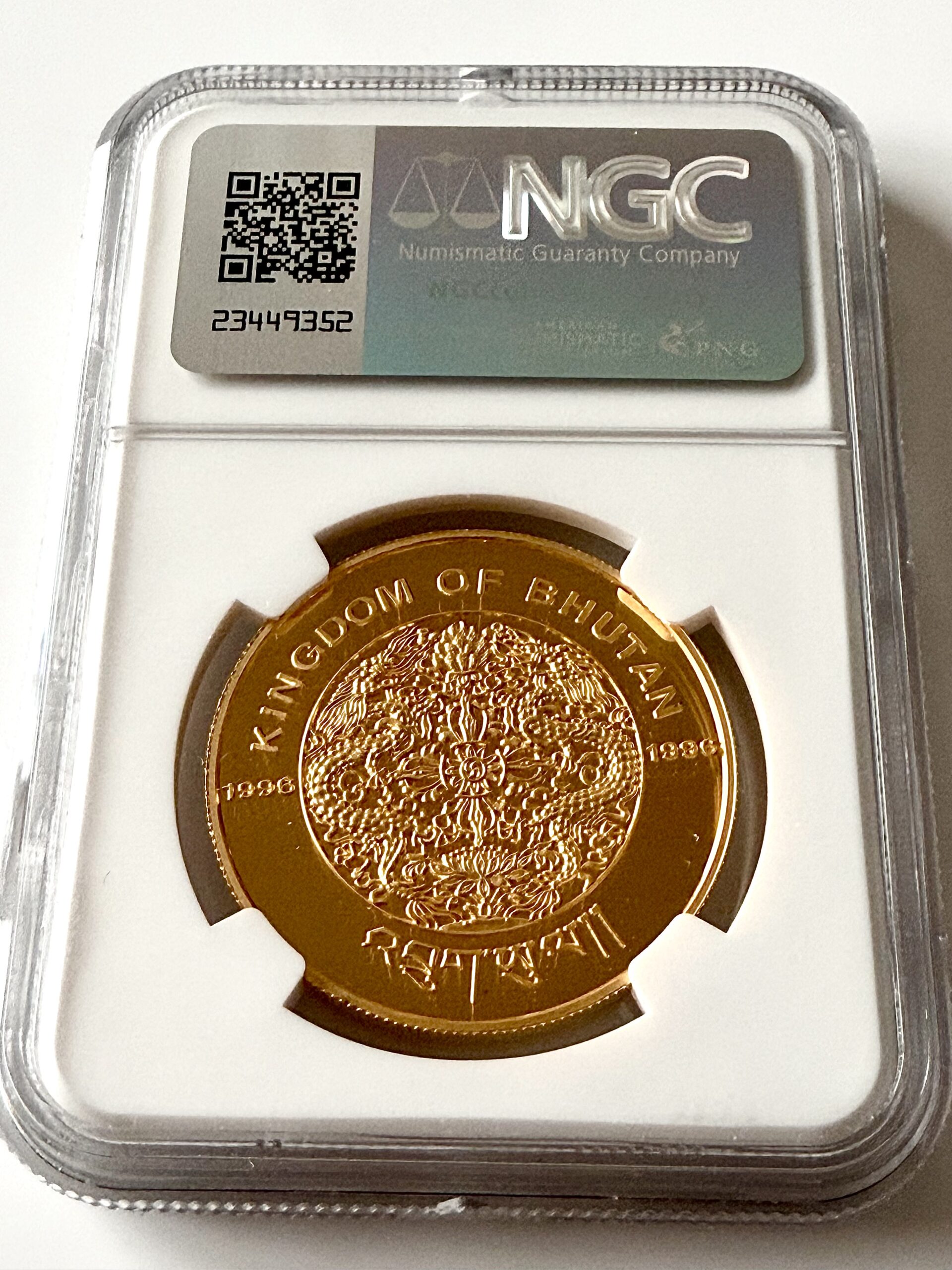 Bhutan - 10000 Ngultrums - 1996 - Snow Leopard